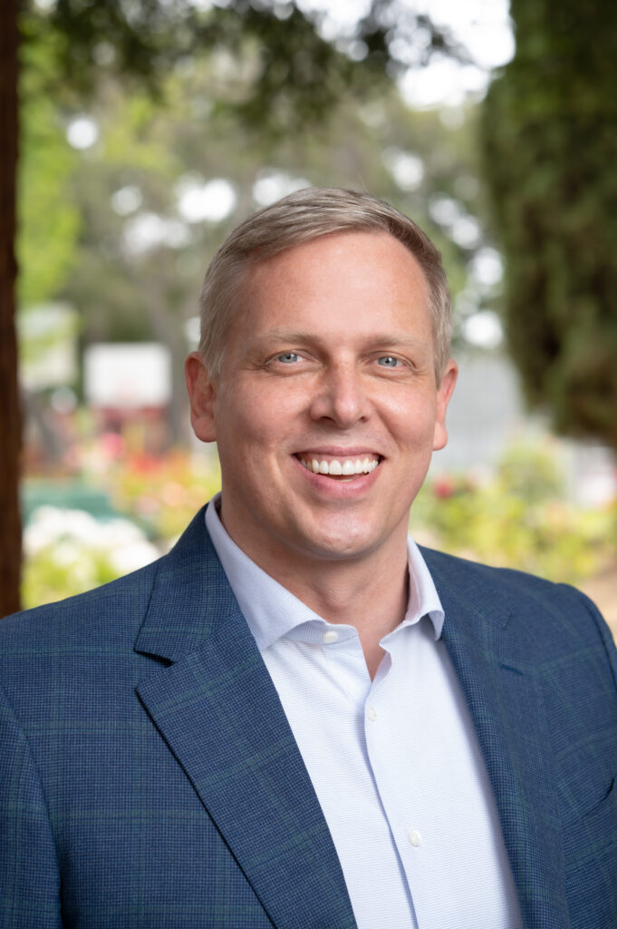 Home - EMC Communications